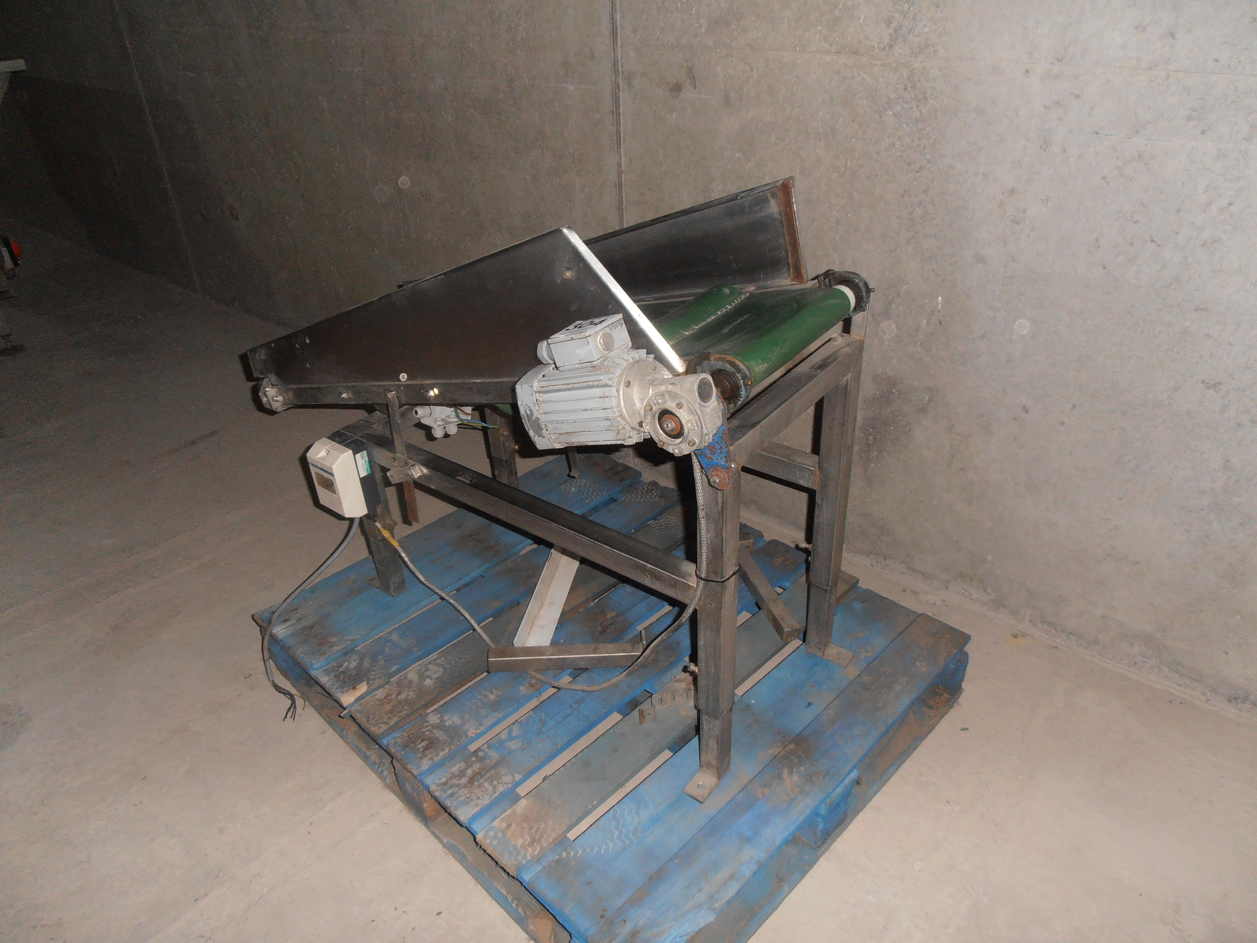 Short Incline Conveyor, Belt Width 12"), Length 1.2m (4')
