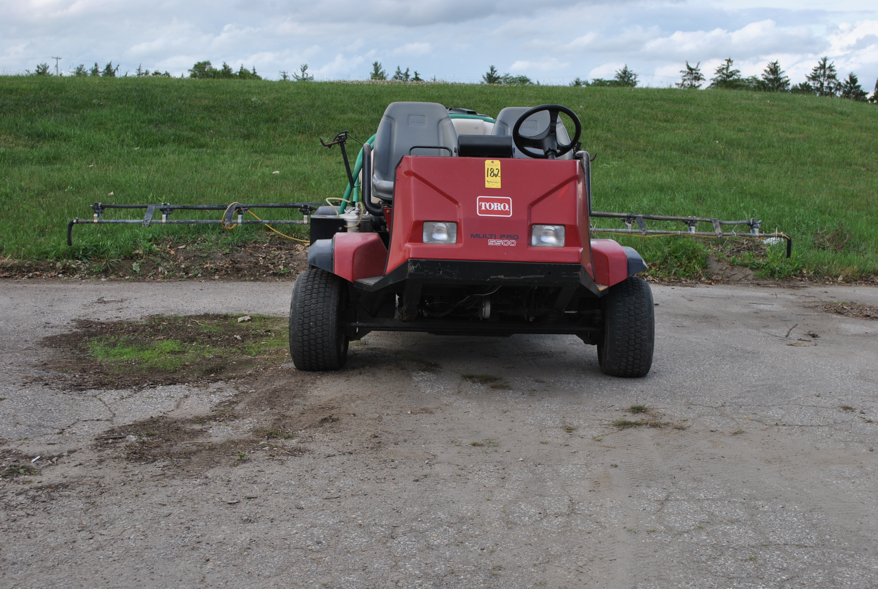 Toro Multi Pro 5500 Sprayer SN 200000173, Gas, 300-Gallon Poly Tank ...