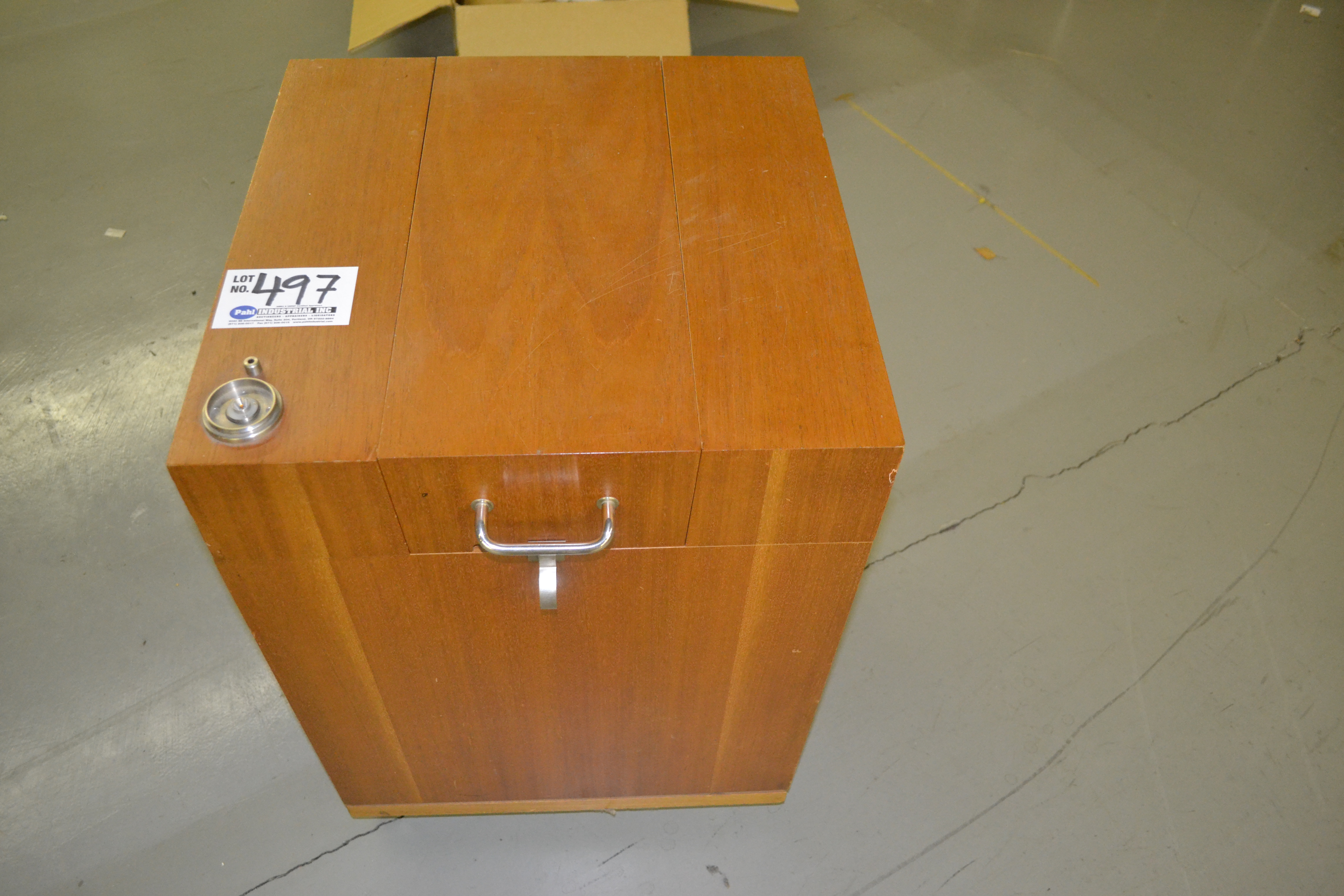 21" X 21" X 30" Hearing aid Test Sound Box