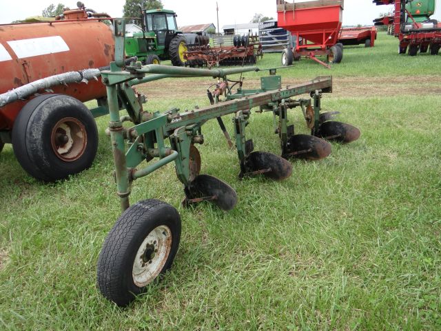 Oliver 565 Plow 4 Bottom, Semi Mount, w/Coulters