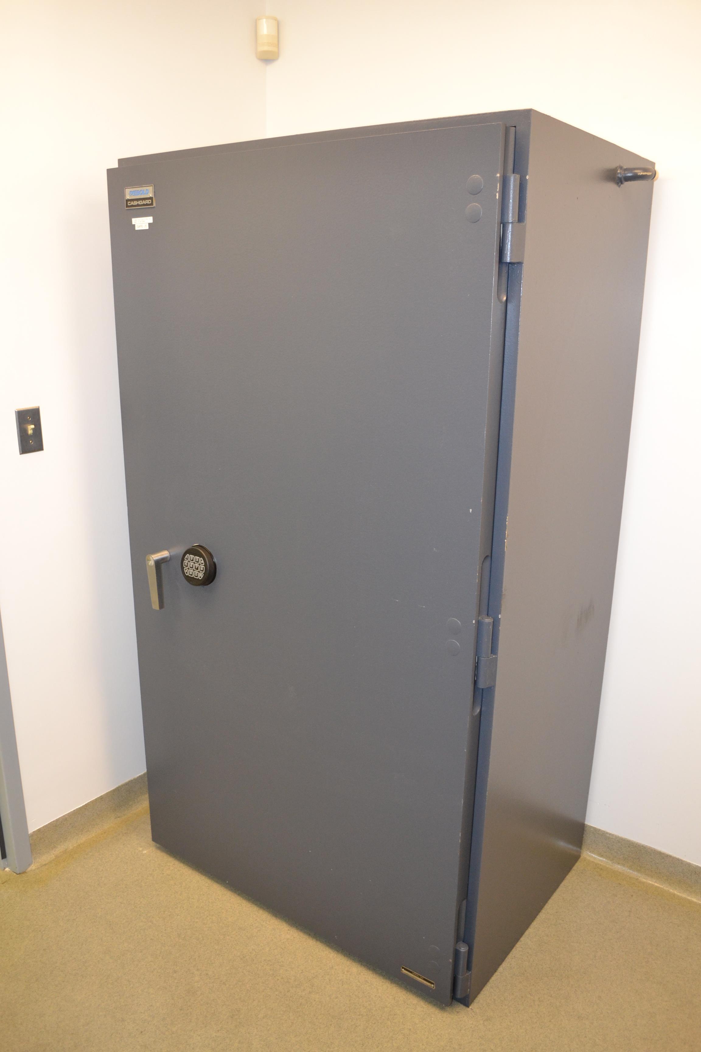 Diebold Cashgard Digital Face Safe UL TL 15, 41x30x73 Safe # 20