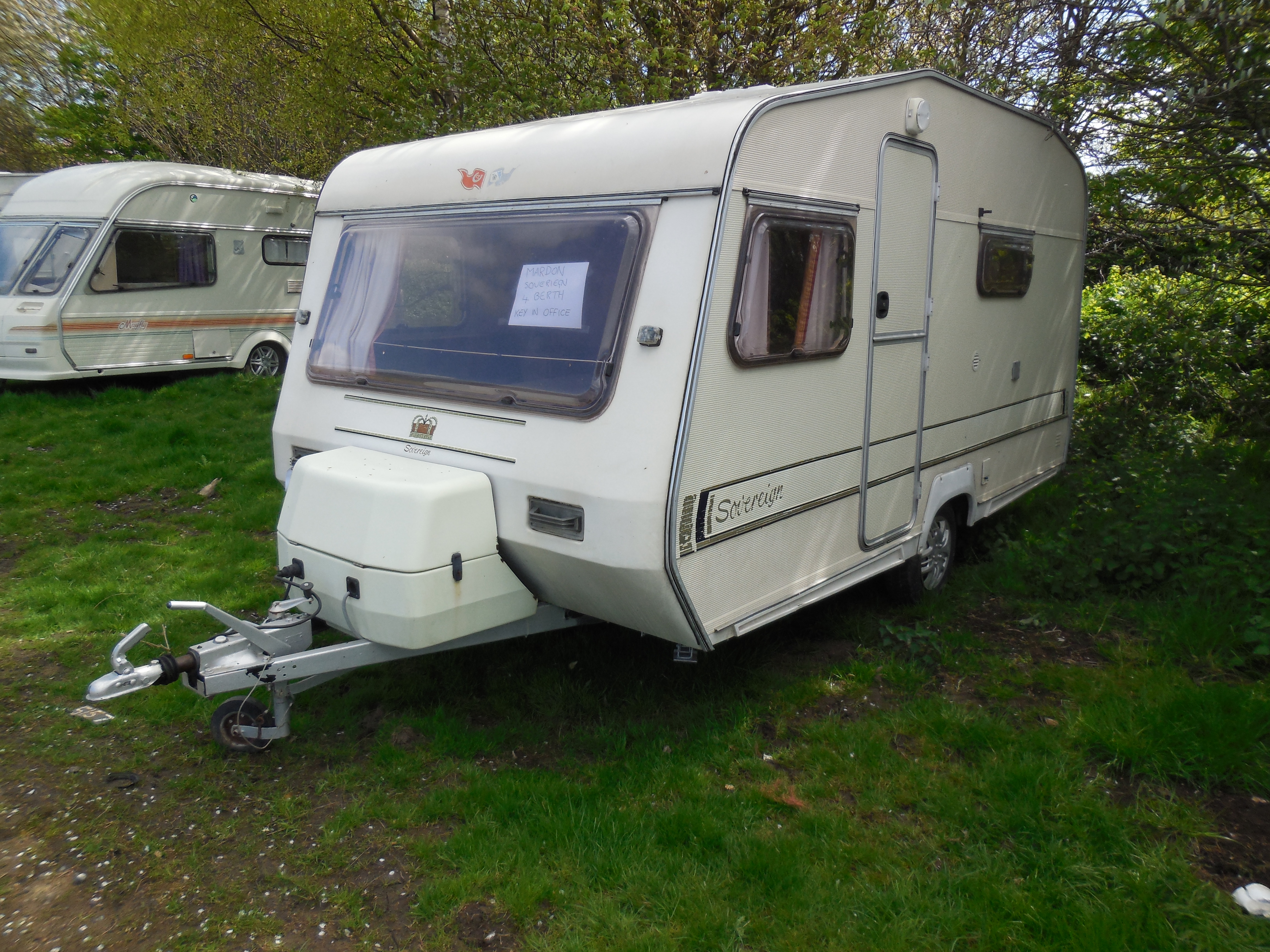 *5157 Mardon Sovereign 4 berth caravan c/w cooker & fridge wo. Needs ...
