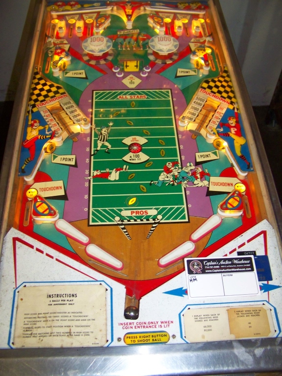 PRO-FOOTBALL PINBALL MACHINE GOTTLIEB WEDGE 1973 Item is in used ...