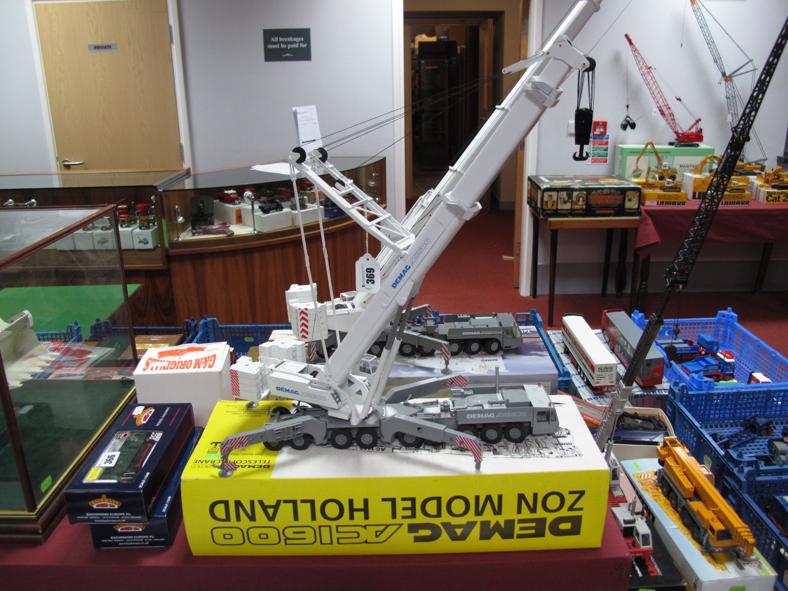 * A Zon Models (Holland) 1:50th Scale Diecast Mobile Crane. No. 9701 ...
